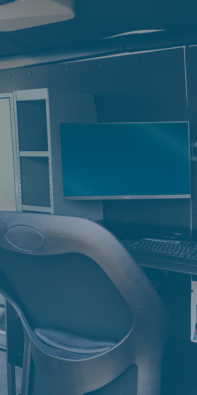 Gonomix: desks & accessories for your mobile office